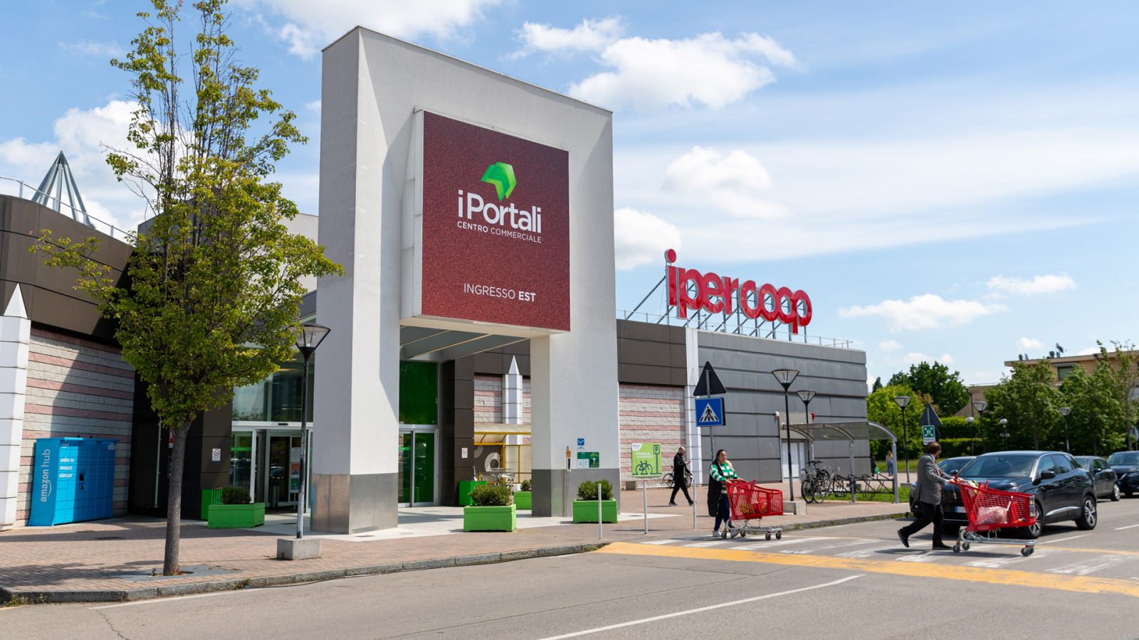 Piazza Italia - Centro Commerciale i Portali